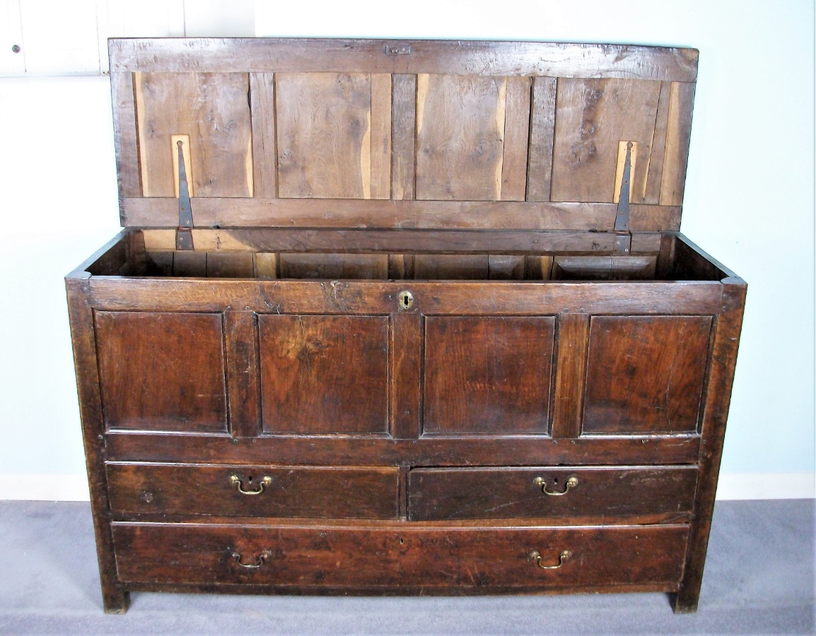 Late 17th Century Welsh Oak Coffer (Coffor) or Mule Chest