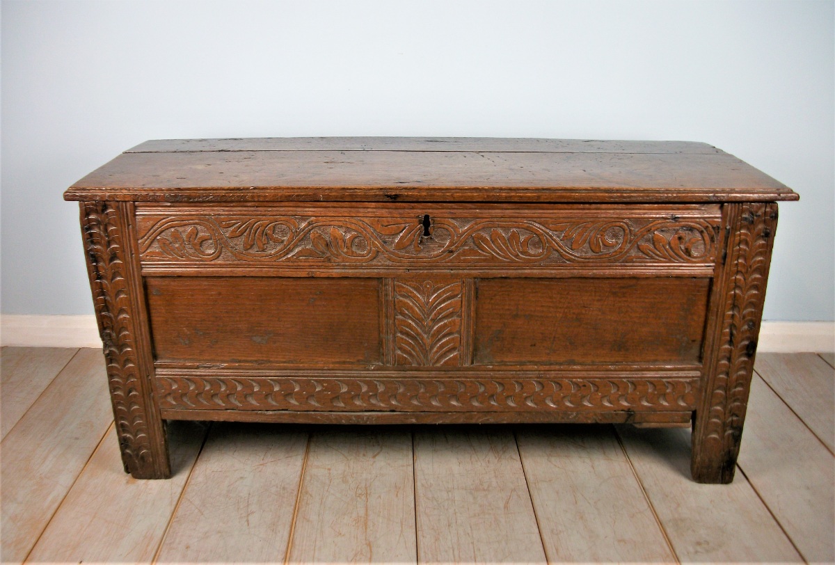 Small 17th century Oak Coffer