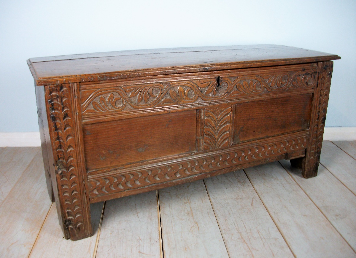 Small 17th century Oak Coffer
